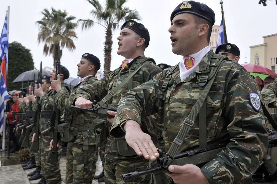 Αύξηση θητείας στους 12 μήνες ζήτησαν οι Αρχηγοί των Γενικών Επιτελείων ...