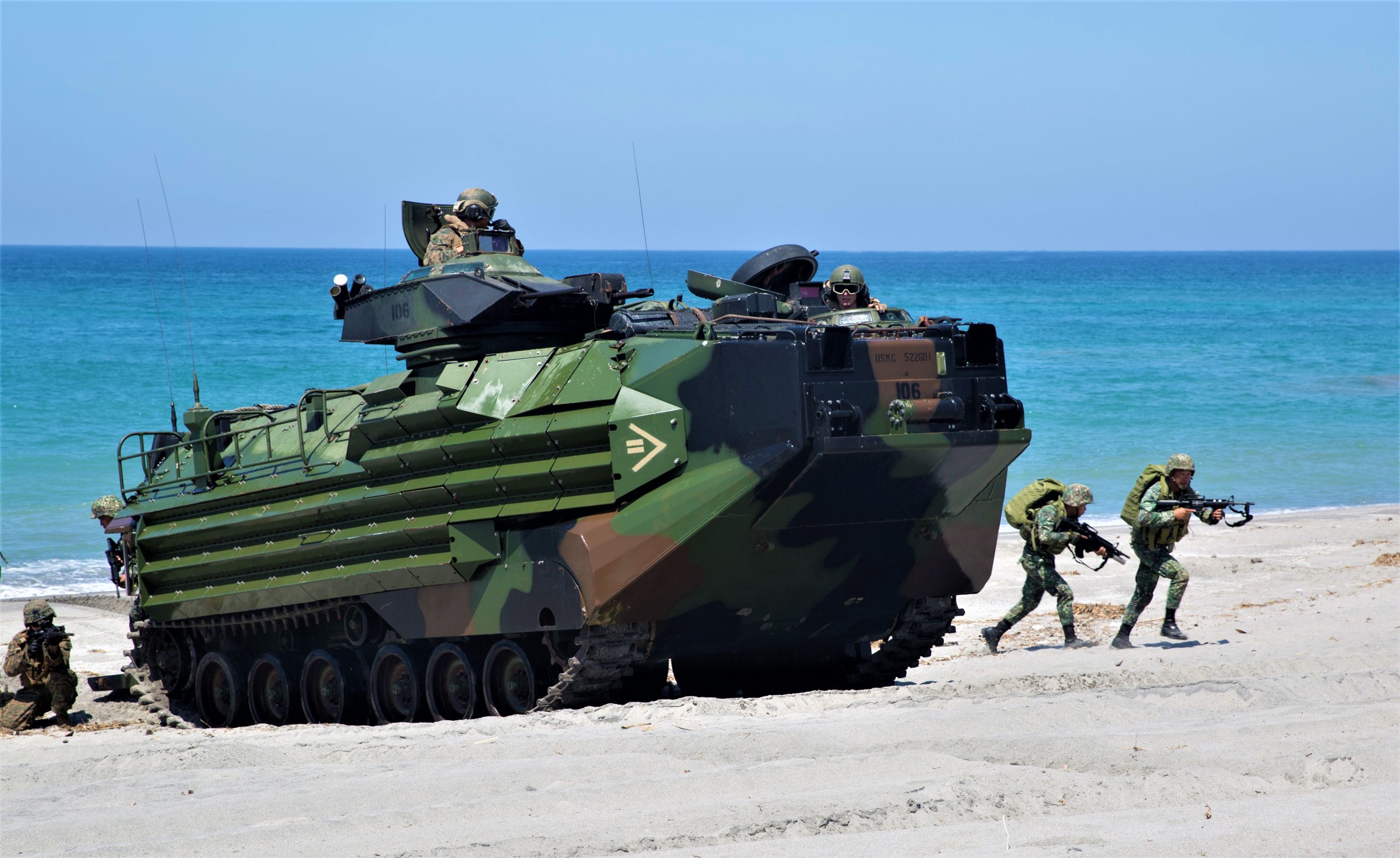 Άρχικη έγκριση ΓΕΣ πρότασης για 76 AAV7 κόστους 150 εκατ. € - Δούρειος ...