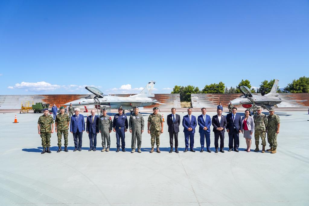 Ποια είναι τα δύο πρώτα F-16V που παραδόθηκαν στην Πολεμική Αεροπορία ...