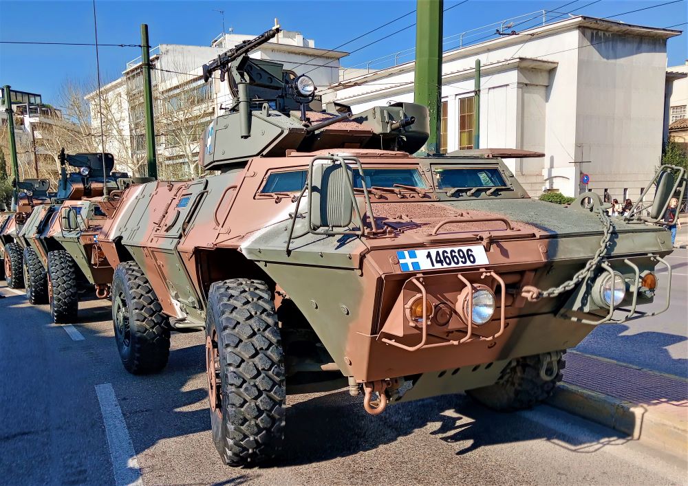 Σύντομα η παραλαβή οπλισμού για τα M1117 - Δούρειος Ίππος