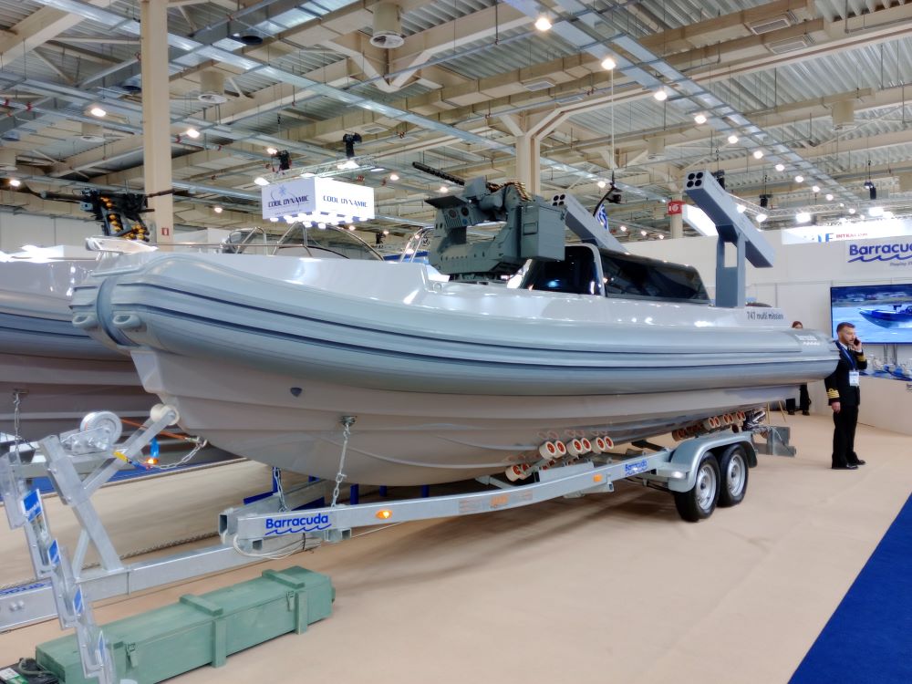 Το οπλισμένο 747 USV της ελληνικής Barracuda στην DEFEA 2023 - Δούρειος ...