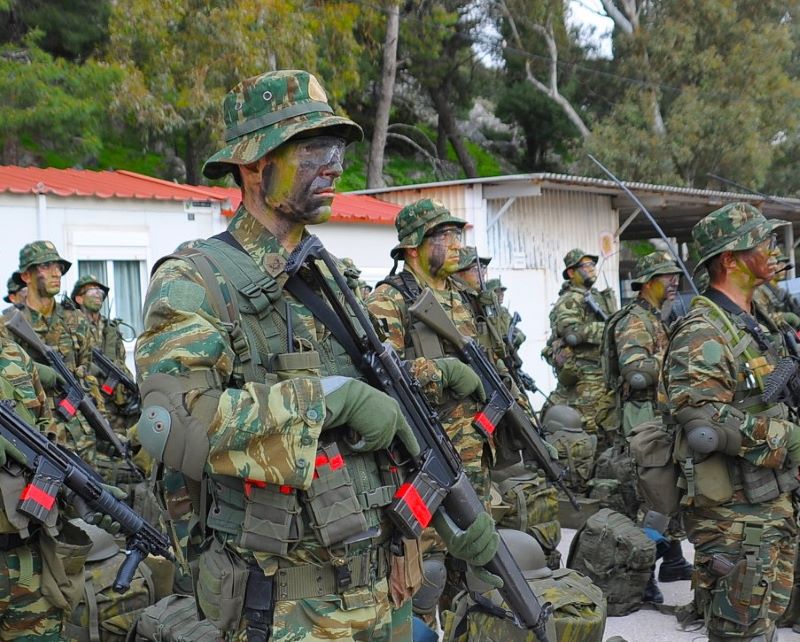 Καθιέρωση νέων ειδών ιματισμού στον Ελληνικό Στρατό - Δούρειος Ίππος