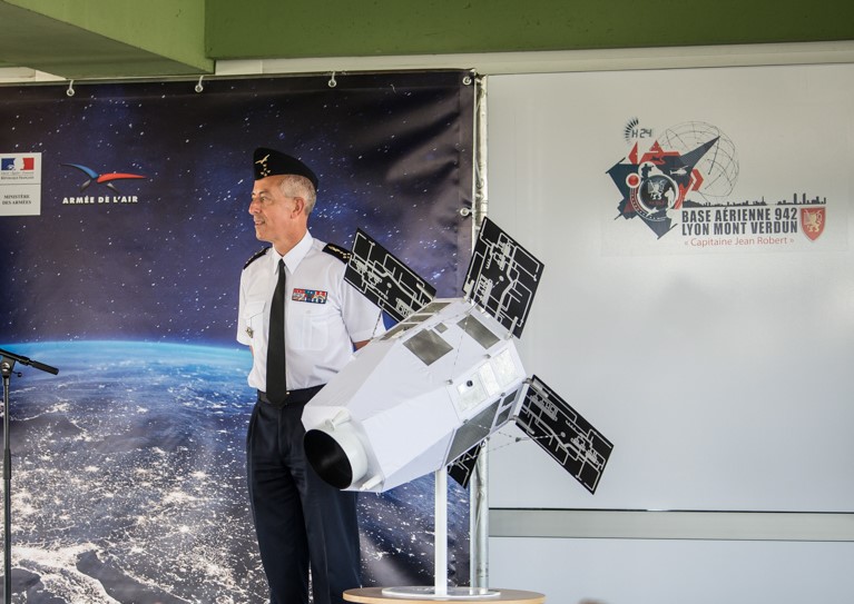 Εθνική συμμετοχή στο στρατιωτικό δορυφορικό δίκτυο επιτήρησης CSO ...