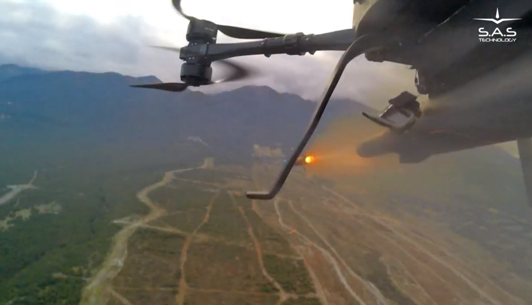 Επιτυχείς βολές μη και κατευθυνόμενων ρουκετών από το SRS-2A SARISA II ...